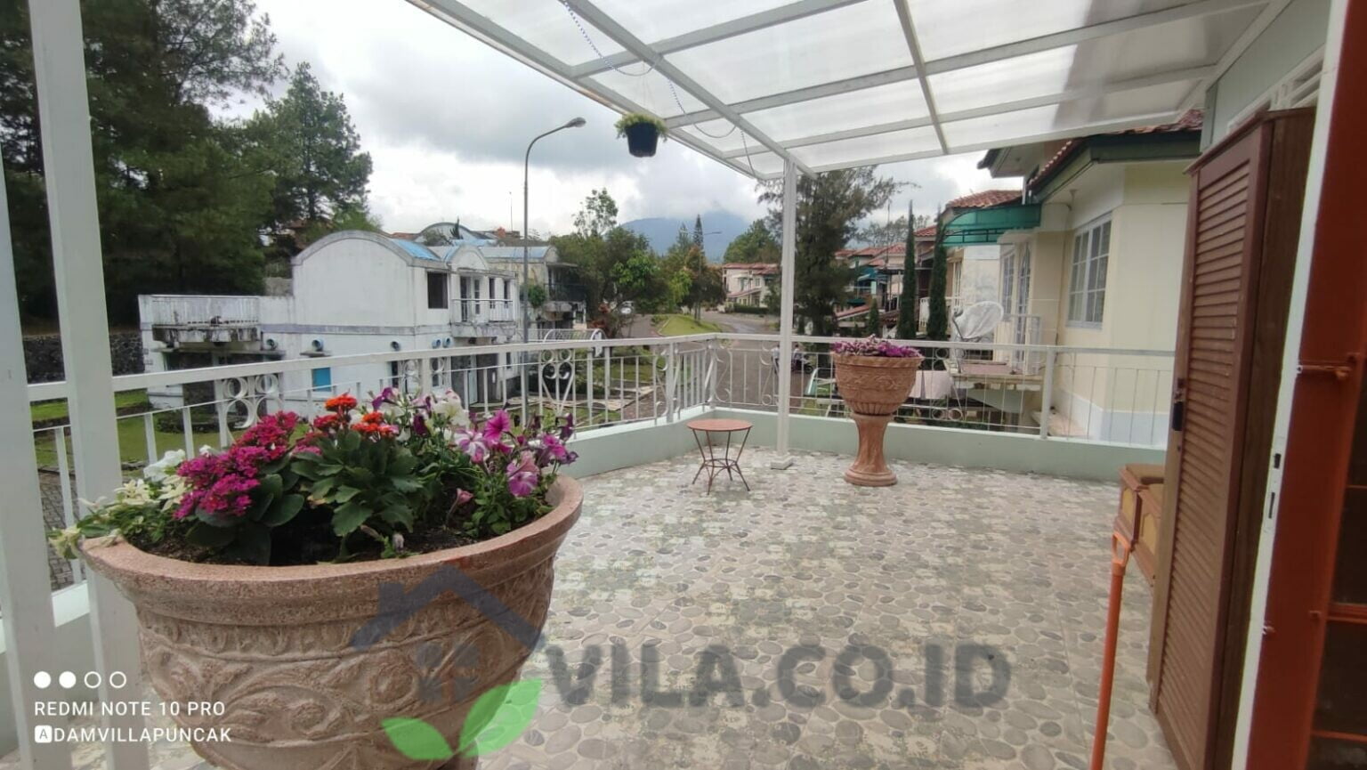 Villa Seruni Puncak 6 Kamar Kolam Renang - VILA.CO.ID