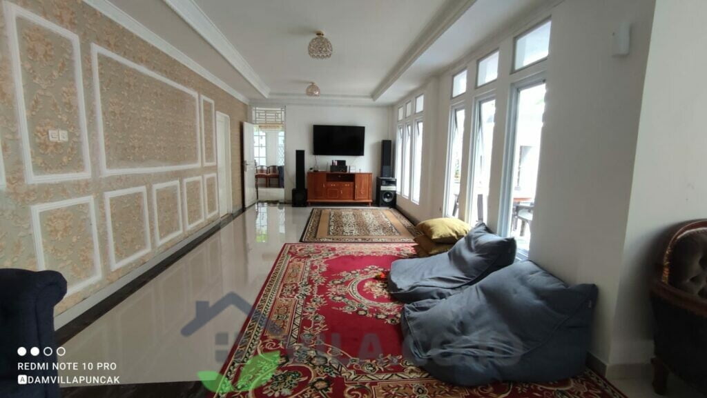 Villa Seruni Puncak 6 Kamar Kolam Renang - VILA.CO.ID